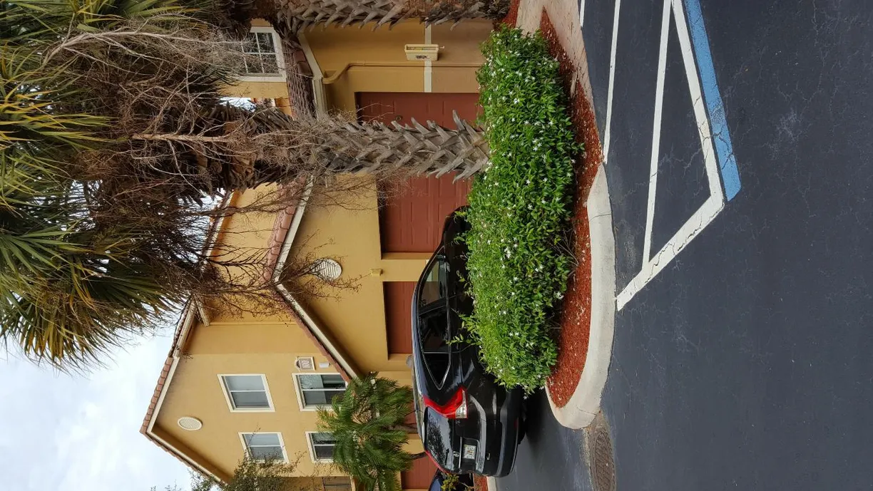 100 Scotia #206, Hypoluxo, FL 33462 Property for sale