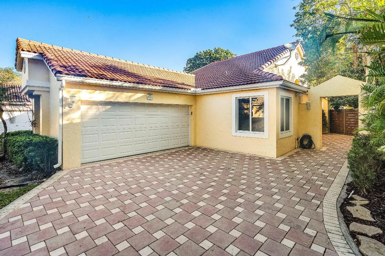 10017 NW 4th Street, Plantation, FL 33324 Property for rent