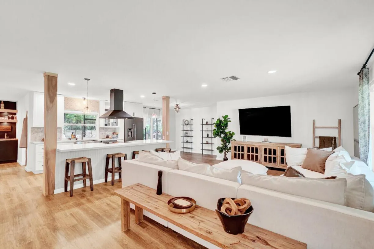 824 N Bel Air Drive, Plantation, FL 33317 Property for sale