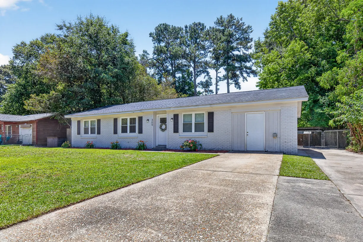 309 Logan Drive, Summerville, SC 29483 Property for sale