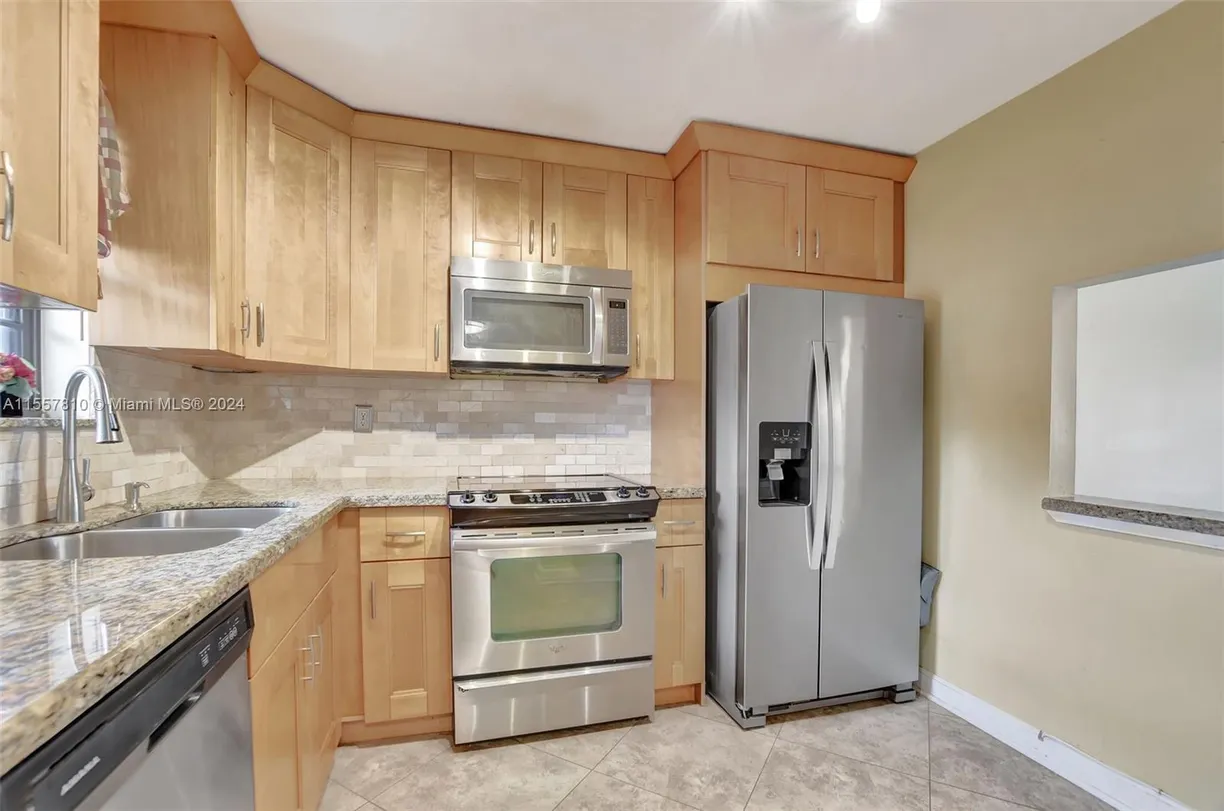 9233 SW 8th St #106, Boca Raton, FL 33428 Property for rent
