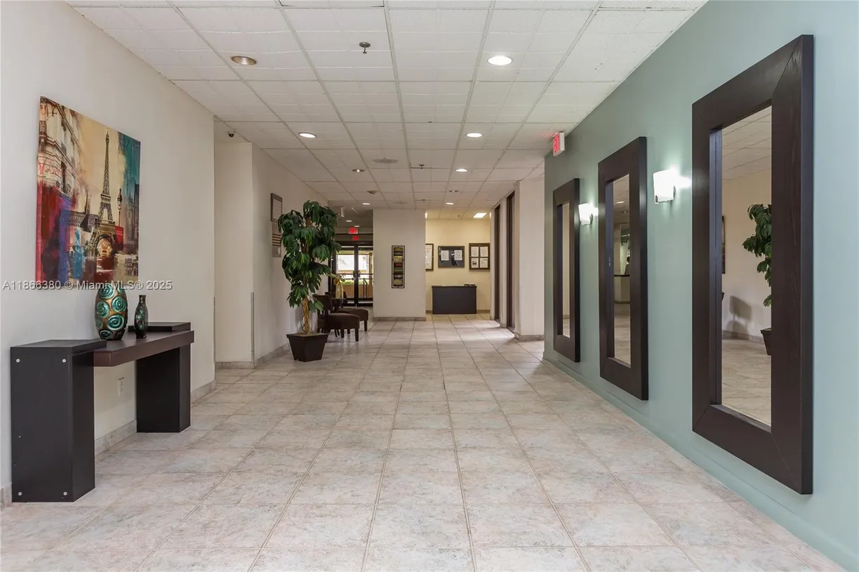 900 NE 195th St #317, Miami, FL 33179 Property for sale