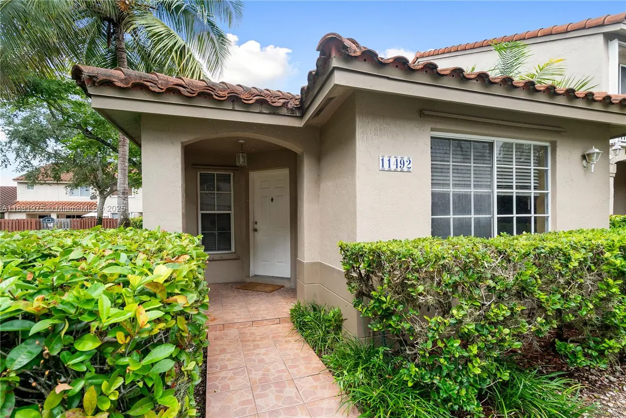 11492 SW 148th Path, Miami, FL 33196 Property for sale