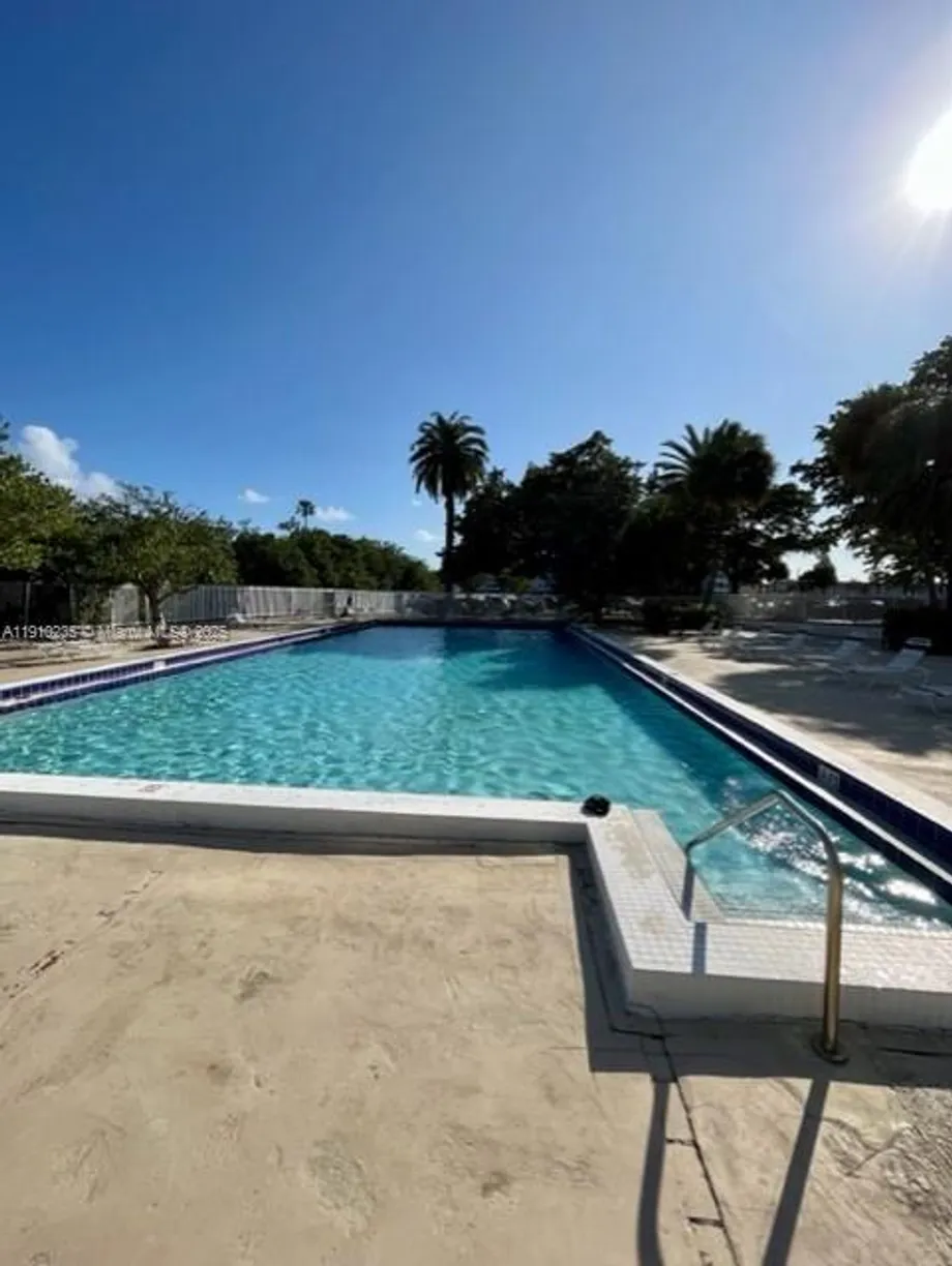 7441 Wayne Ave #2D, Miami Beach, FL 33141 Property for rent