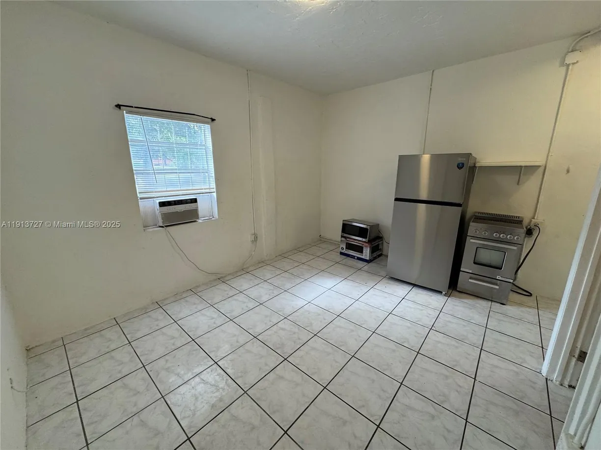 2549 NE 190th St #3, Miami, FL 33180 Property for rent