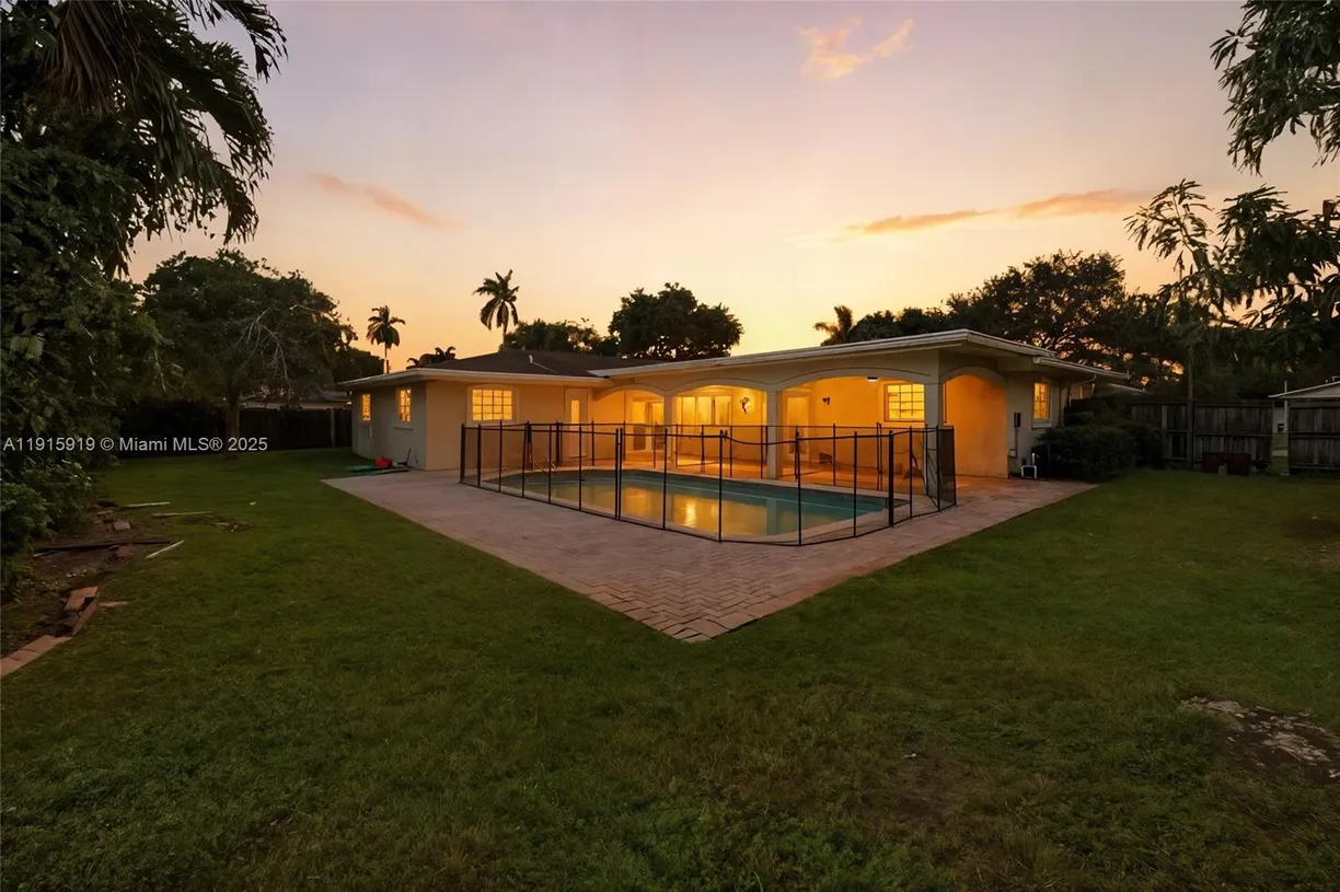 7240 NW 7th St, Plantation, FL 33317 Property for rent