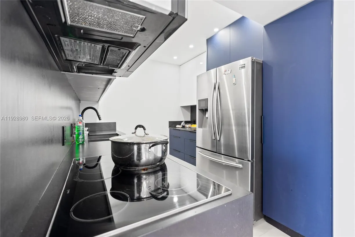 20301 W Country Club Dr #722, Aventura, FL 33180 Property for rent