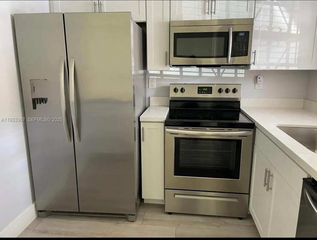 8893 Fontainebleau Blvd #103, Miami, FL 33172 Property for rent