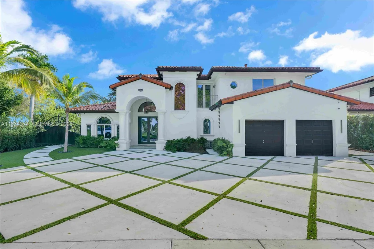 15721 NW 79th Ct, Miami Lakes, FL 33016 Property for sale