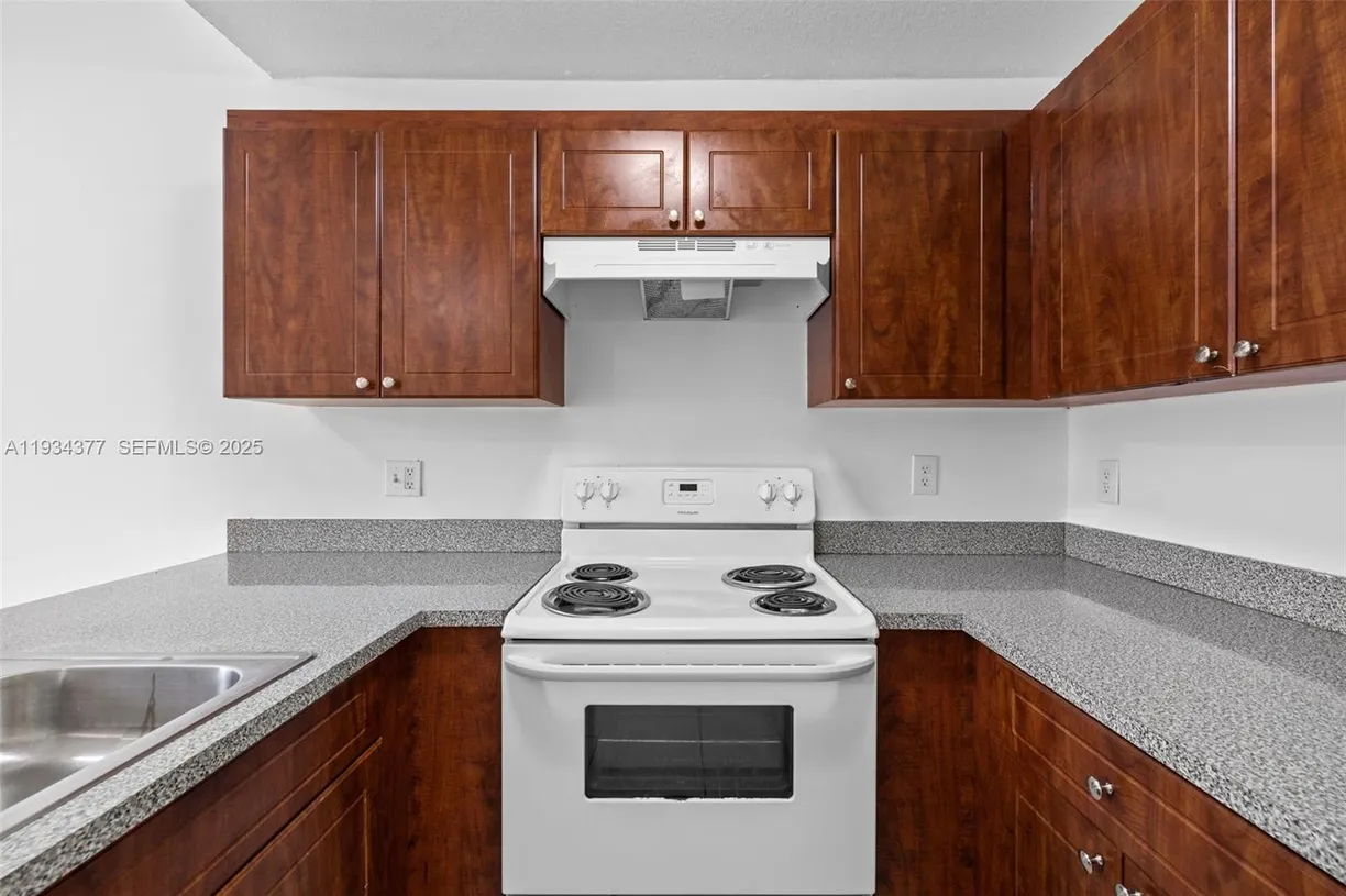 2437 W 78th St #104, Hialeah, FL 33016 Property for rent