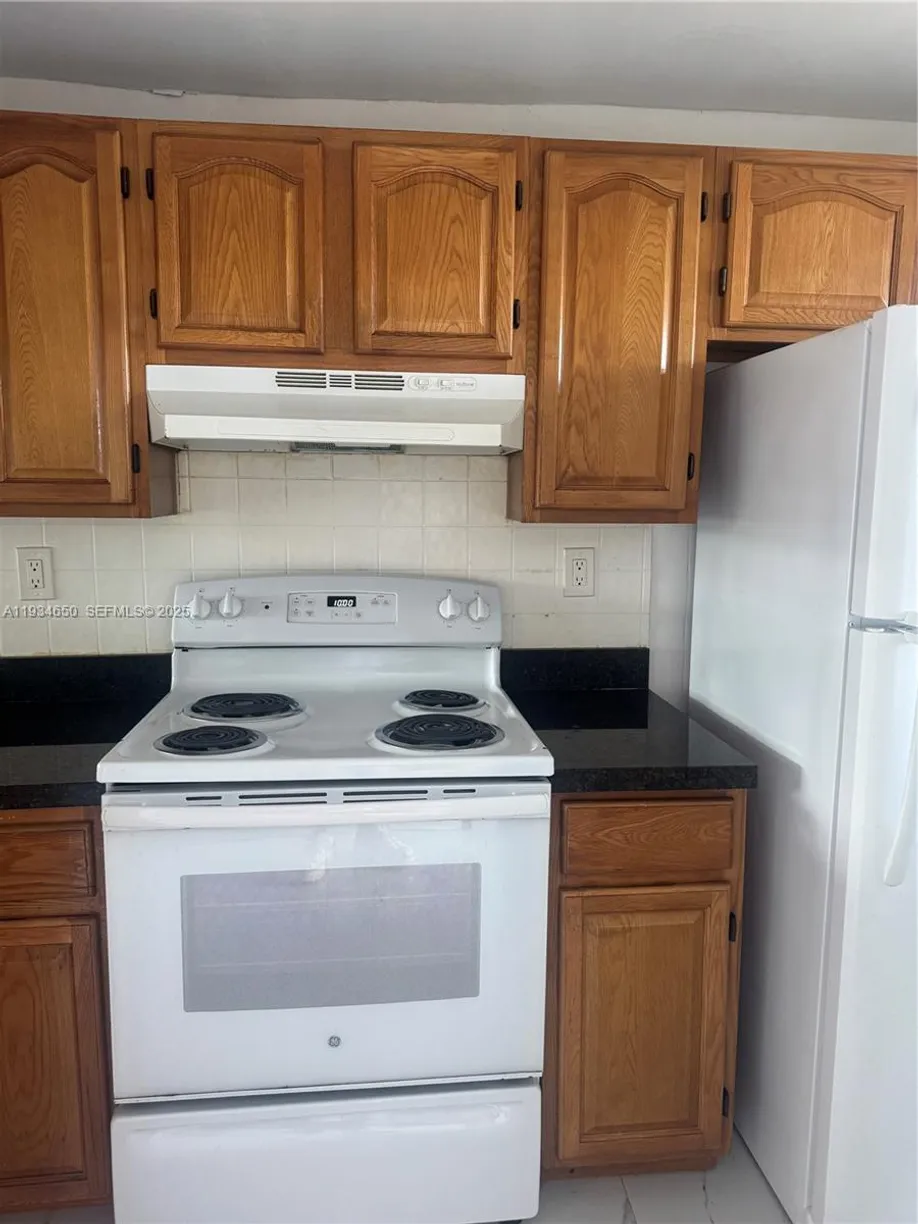 1551 W 7th Ct #23, Hialeah, FL 33010 Property for rent