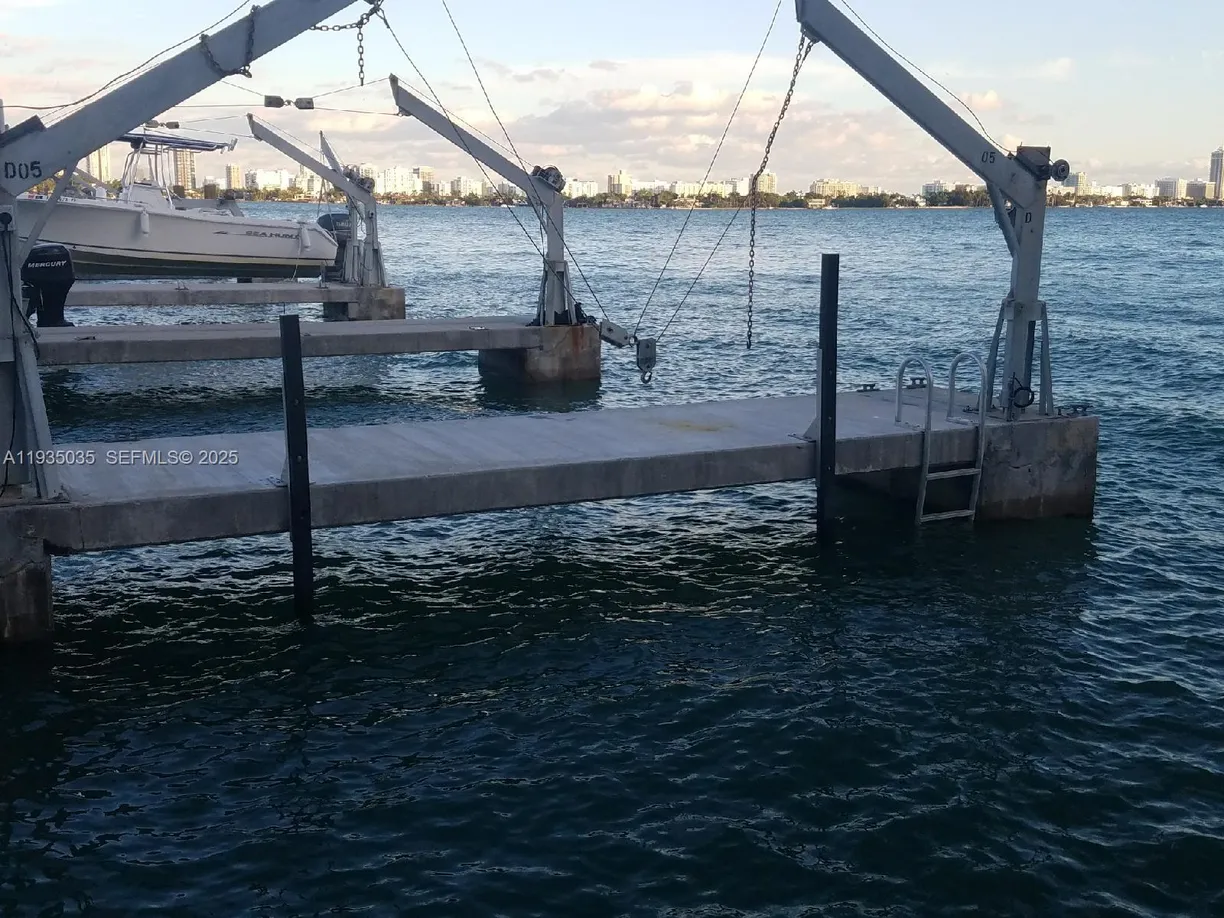 7601 E TREASURE DR / DOCK D5, North Bay Village, FL 33141 Property for sale