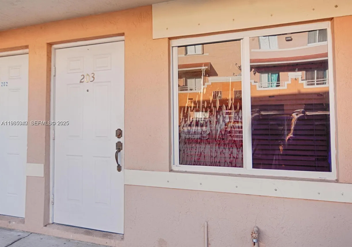 37 W 11th St #203, Hialeah, FL 33010 Property for rent
