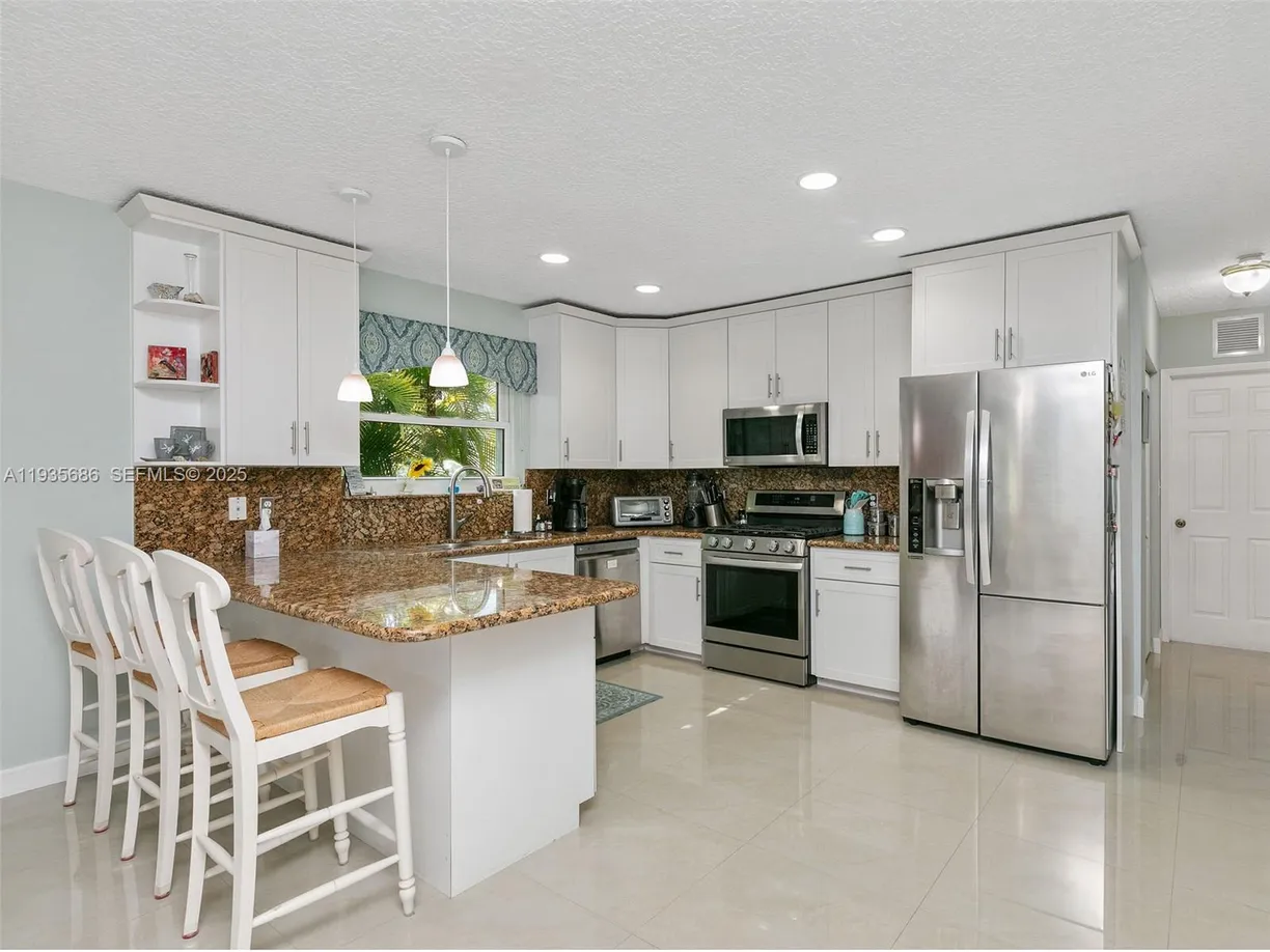 20565 SW 80th Pl, Cutler Bay, FL 33189 Property for rent