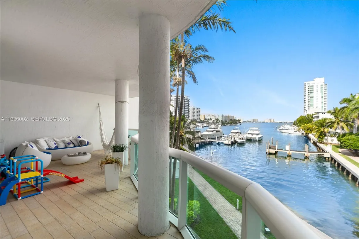 7918 Harbor Island Dr #212, Miami Beach, FL 33141 Property for sale