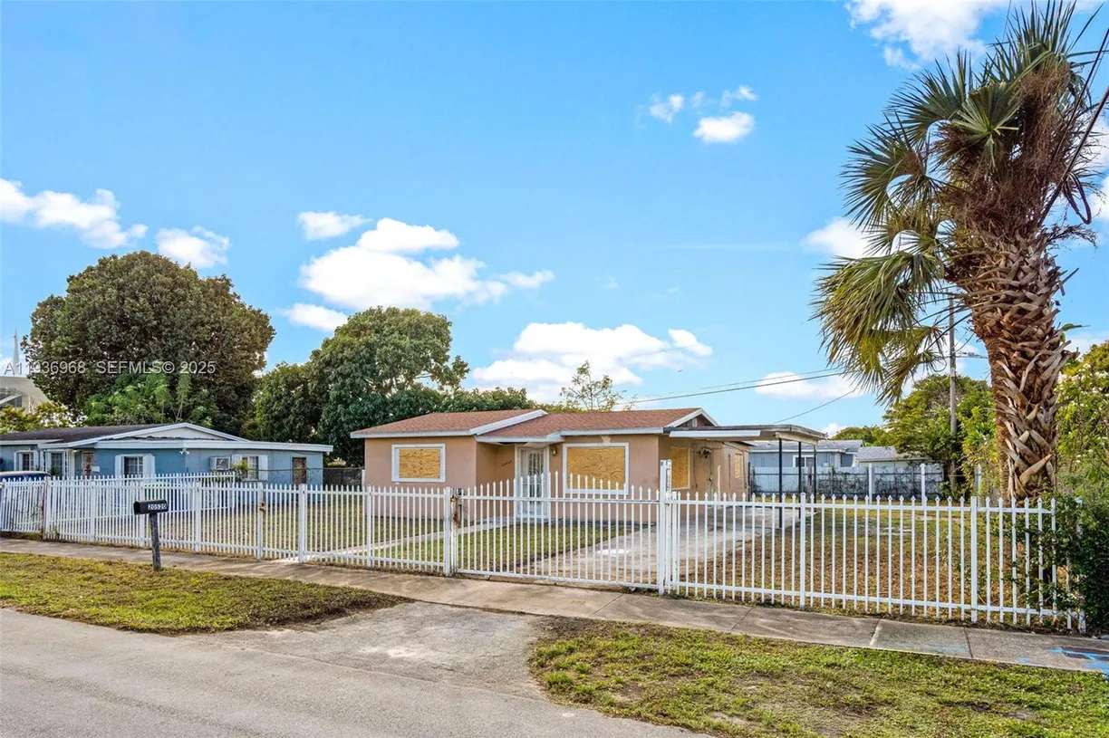20520 NW 21st Ave, Miami Gardens, FL 33056 Property for sale