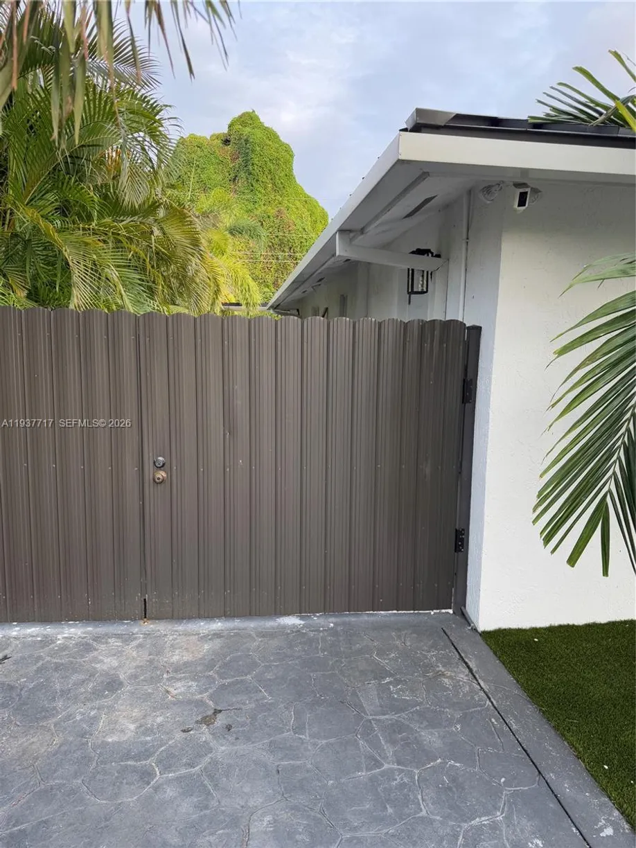 4171 SW 99th Ct #SIDE, Miami, FL 33165 Property for rent