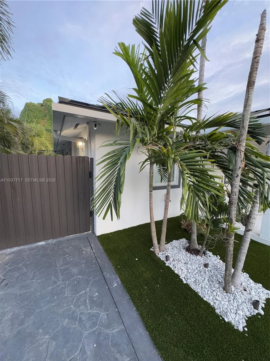 4171 SW 99th Ct #SIDE, Miami, FL 33165 Property for rent