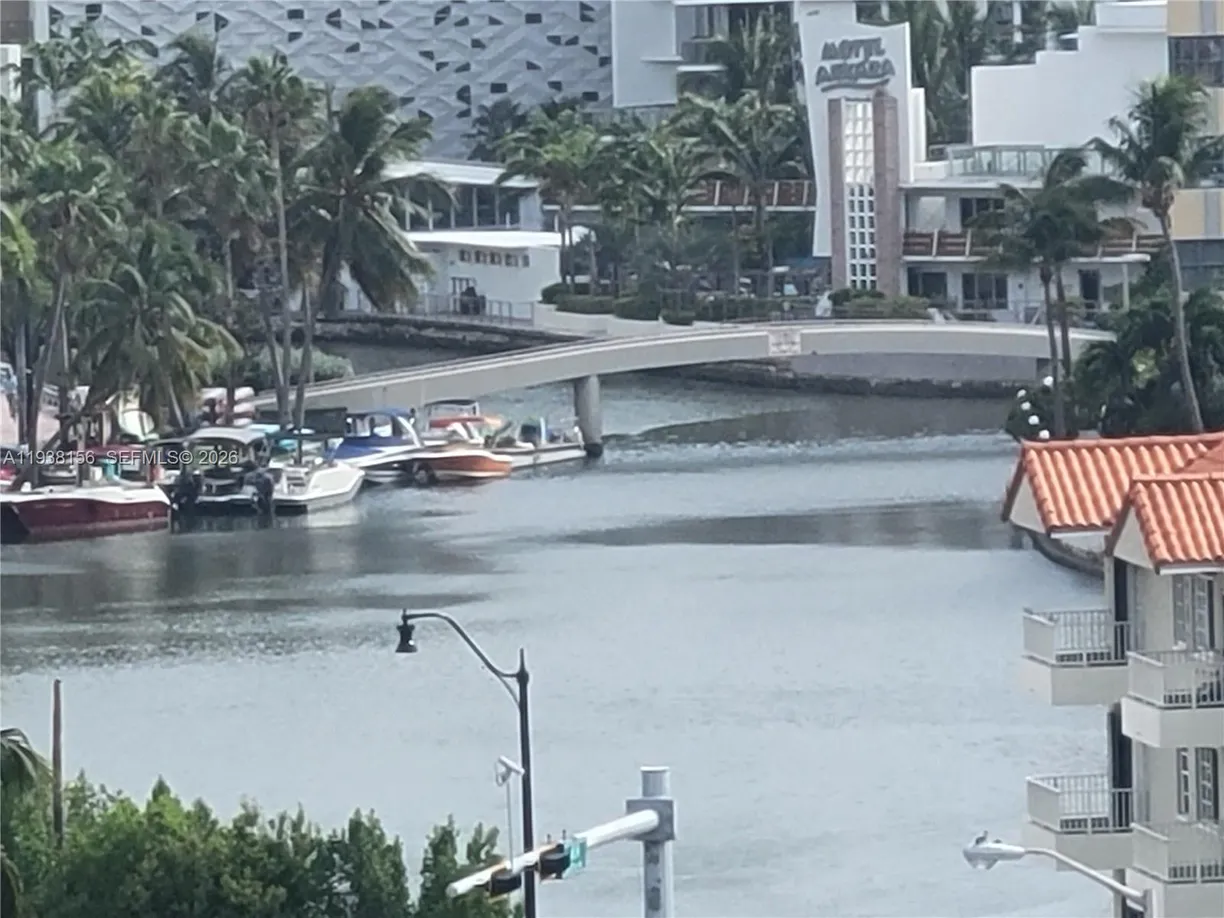 2899 Collins #1114, Miami Beach, FL 33140 Property for rent