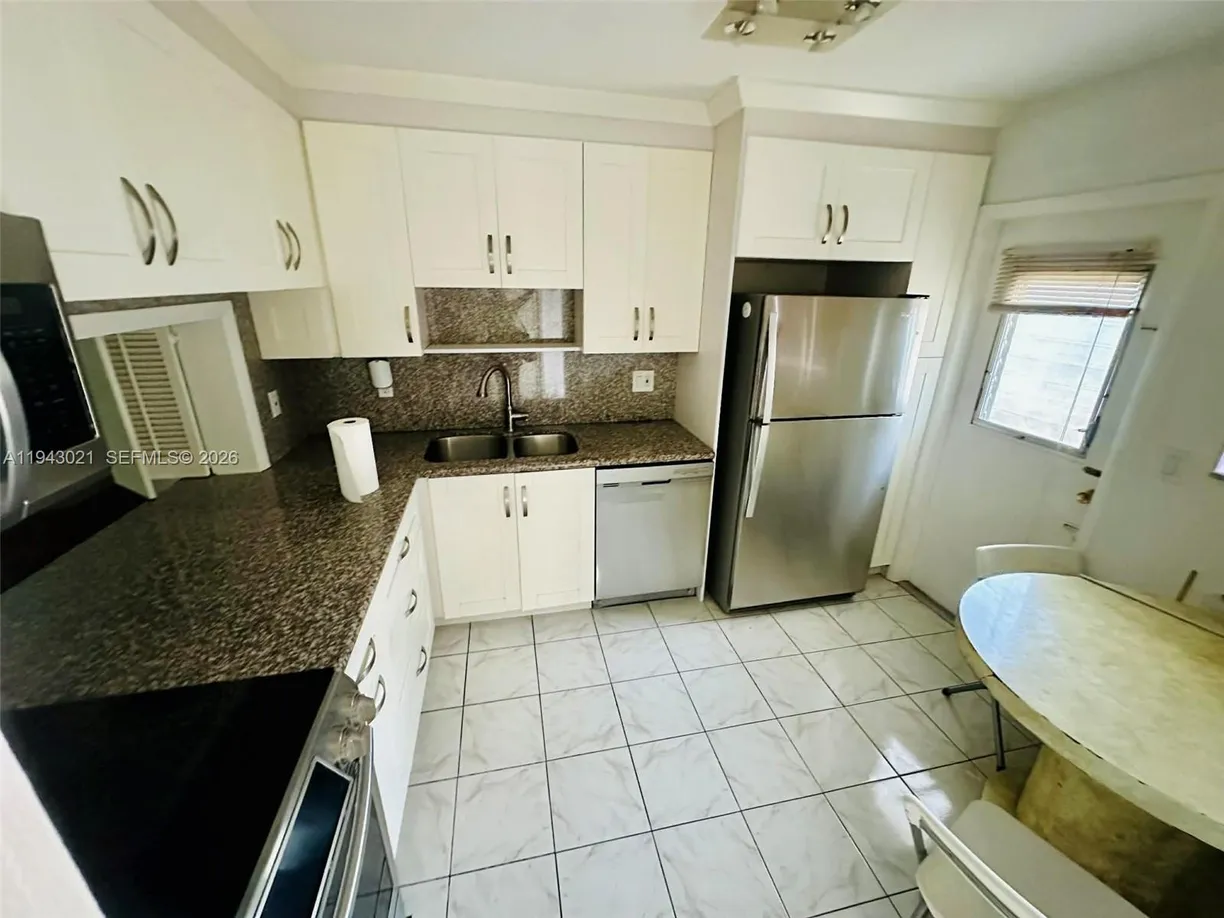 215 SE 3rd Ave #404A, Hallandale Beach, FL 33009 Property for rent