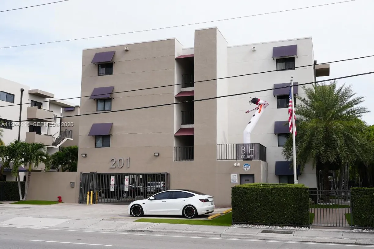 211 NW 72nd Ave #5, Miami, FL 33126 Property for rent