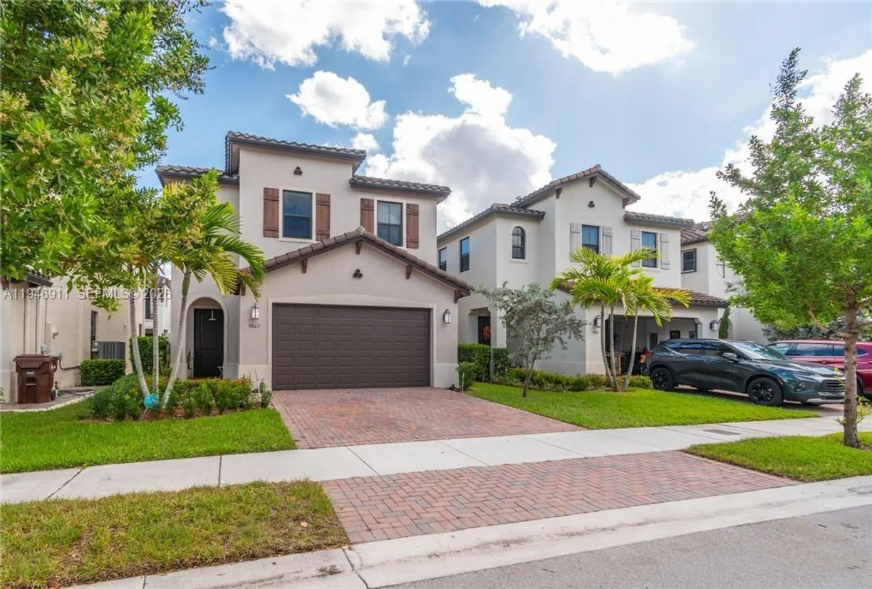 9865 W 34th Ct, Hialeah, FL 33018 Property for rent