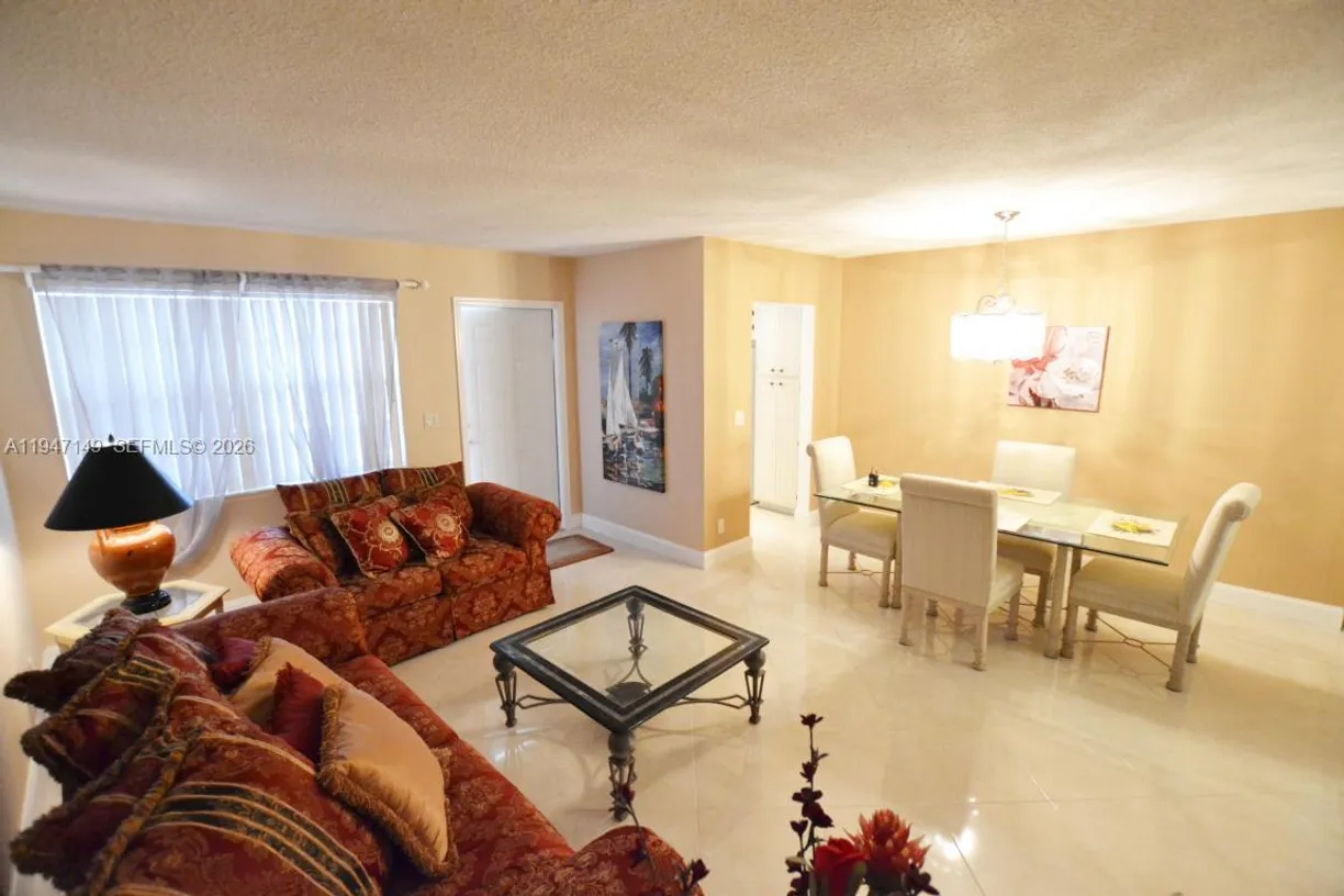 581 Blue Heron Dr #302-B, Hallandale Beach, FL 33009 Property for sale