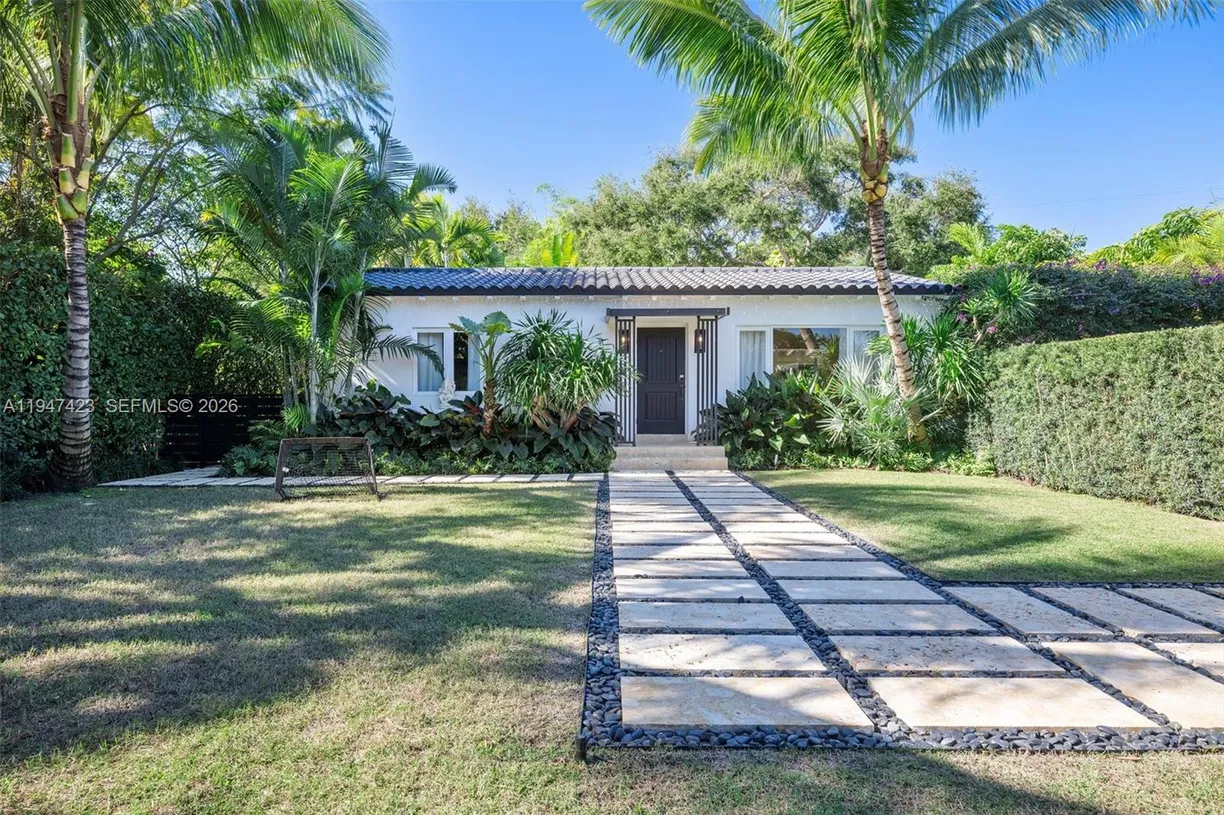 11270 NE 9th Ave, Biscayne Park, FL 33161 Property for rent