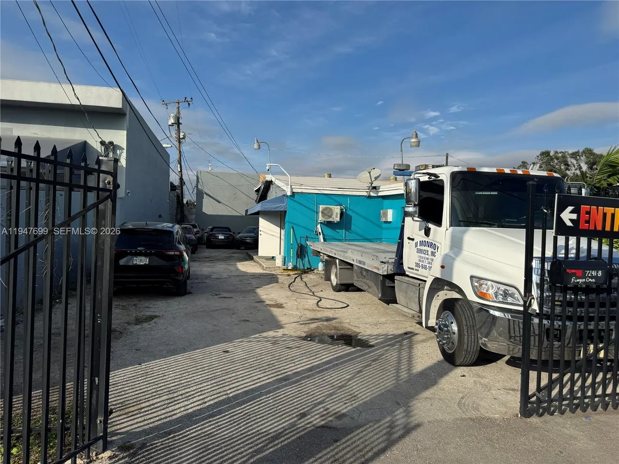 7241 SW 42nd St, Miami, FL 33155 Property for sale