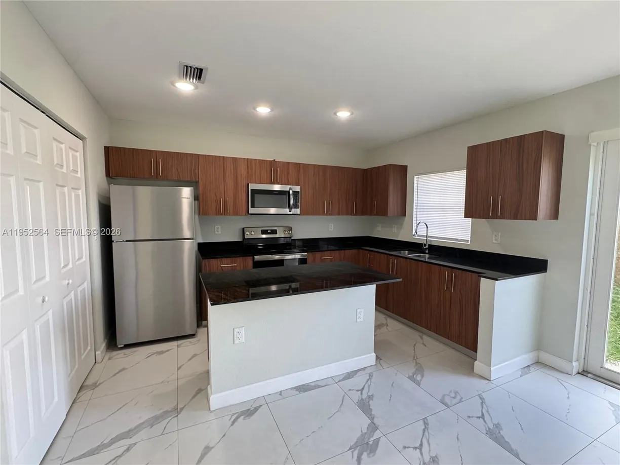 1310 NW 6th Ave #E, Florida City, FL 33034 Property for rent