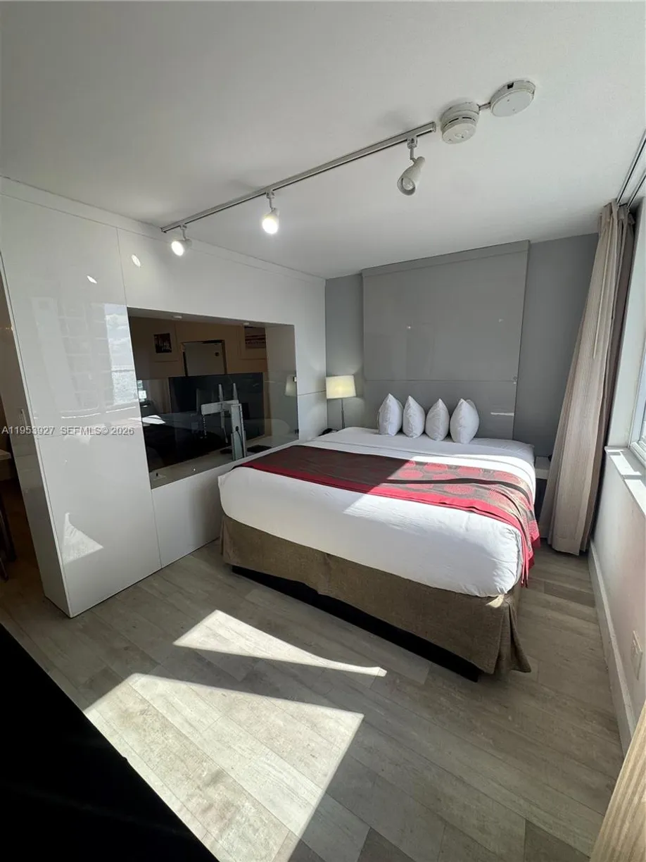 19201 Collins Ave #1004, Sunny Isles Beach, FL 33160 Property for sale