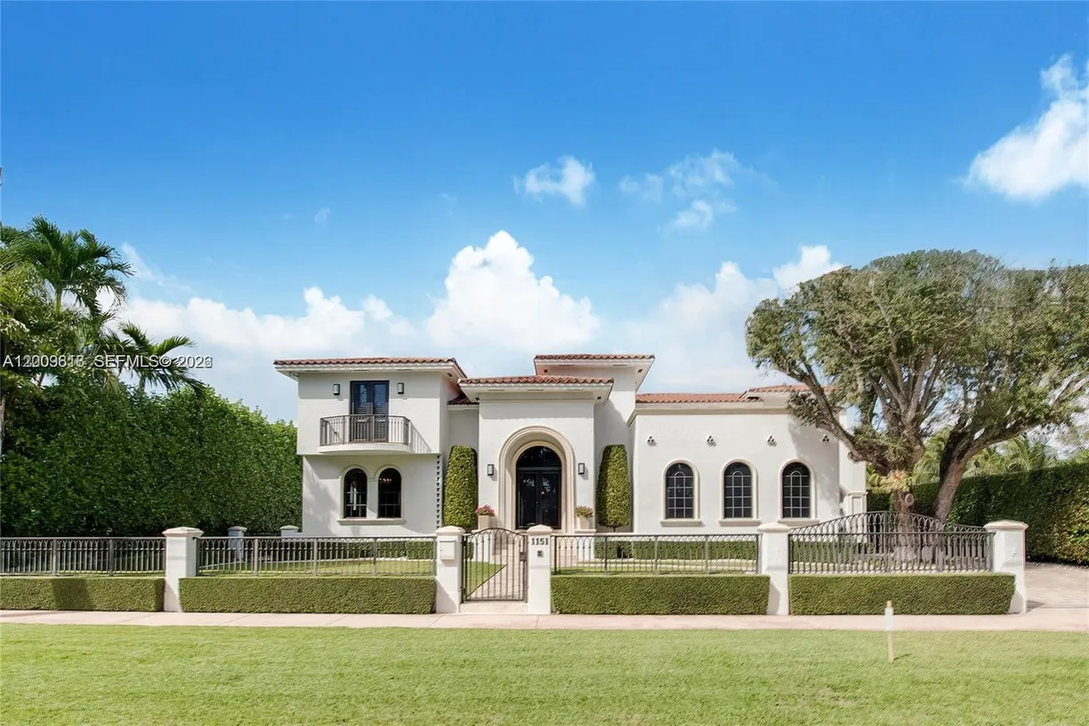 1151 S Alhambra Cir, Coral Gables, FL 33146 Property for rent