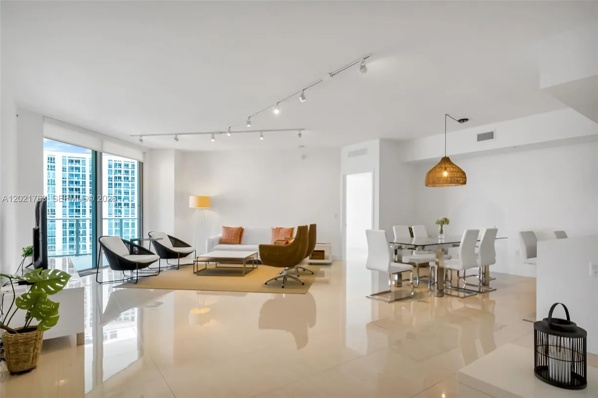 17301 Biscayne Blvd #907, North Miami Beach, FL 33160 Property for sale