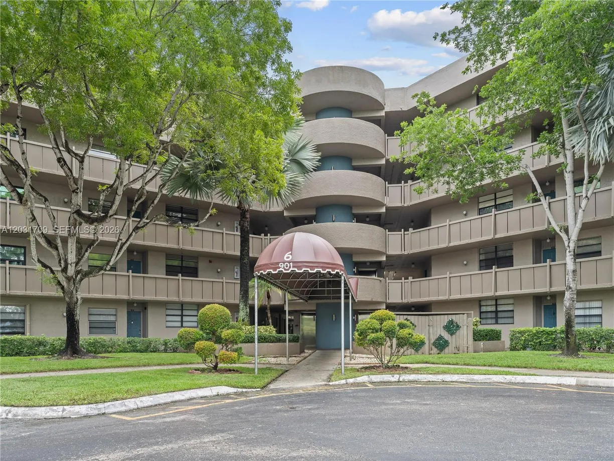 901 Colony Point Cir #112, Pembroke Pines, FL 33026 Property for sale
