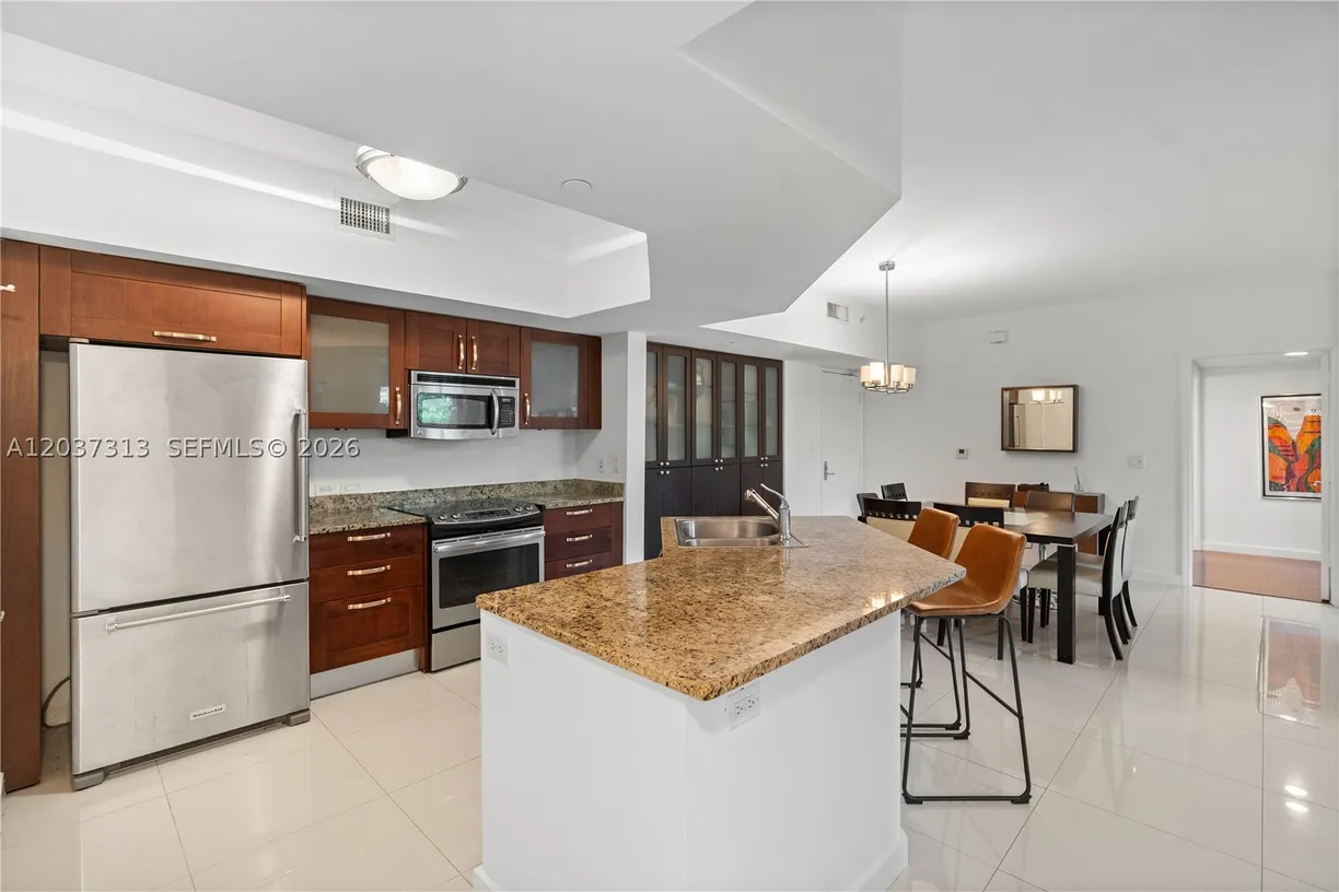 20000 E Country Club Dr #306, Aventura, FL 33180 Property for sale