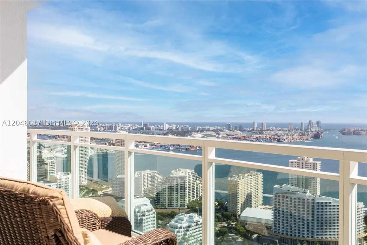 950 Brickell Bay Dr #5011, Miami, FL 33131 Property for sale