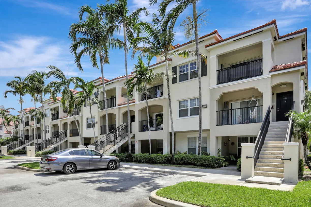 5860 W Sample #202, Coral Springs, FL 33067 Property for rent