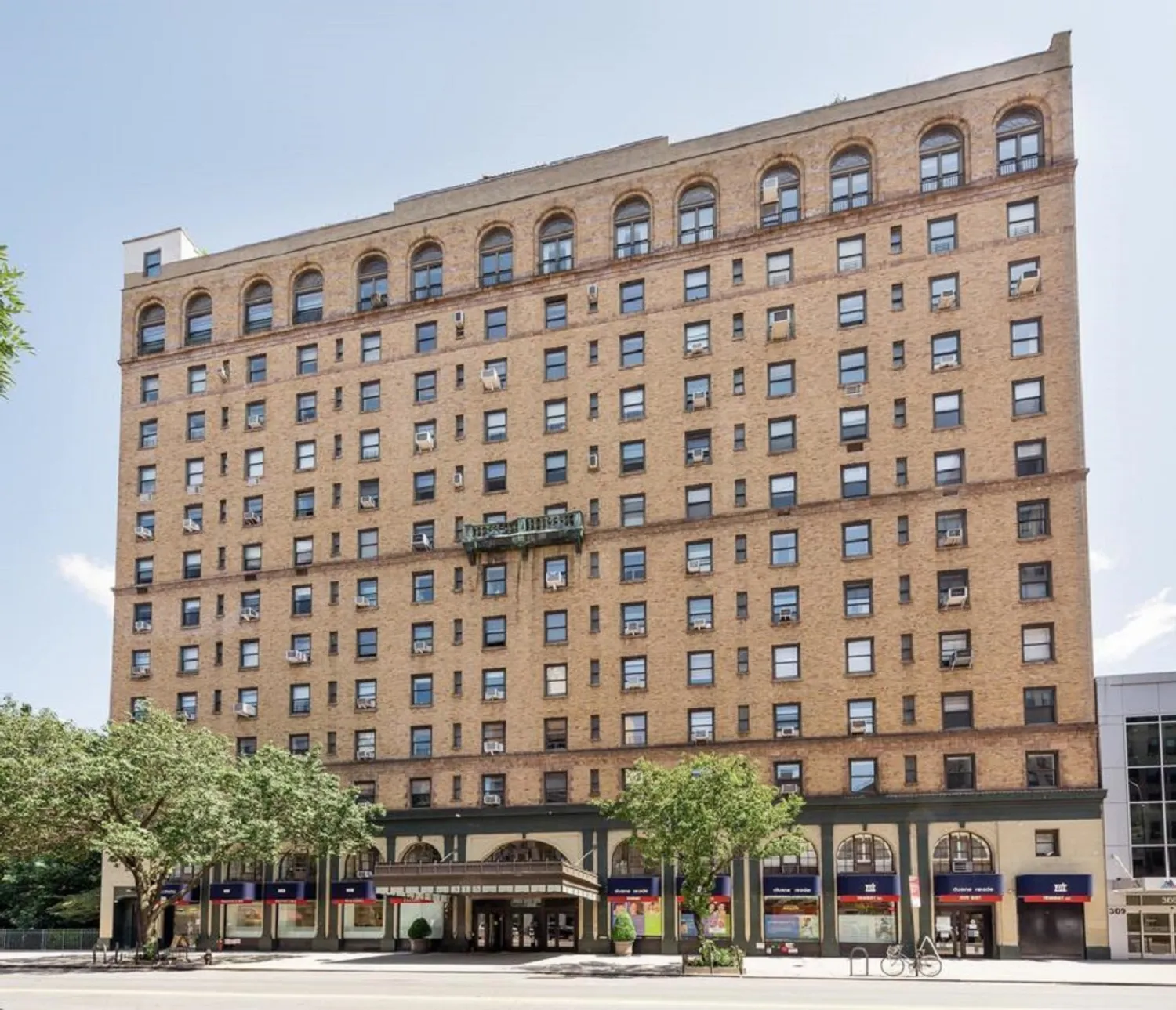 The Broadmoor | 315 West 23rd Street, Manhattan | Corcoran