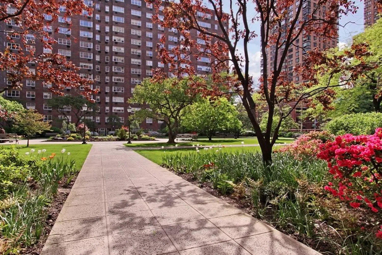 Coliseum Park Apartments | 30 West 60th Street, Manhattan | Corcoran