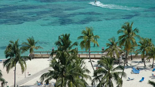 Cable Beach, BAHAMAS [Neighborhood Guide] | The Corcoran Group