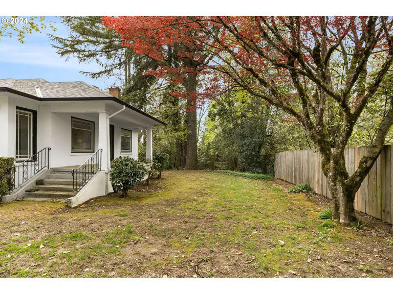 7130 SW Canyon Rd, Portland, OR 97225 Property for sale