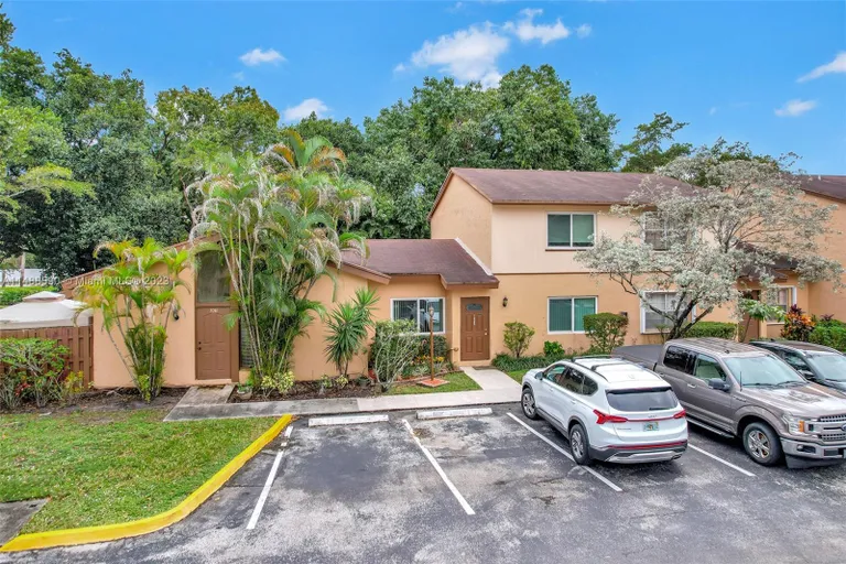 7083 W Sunrise Blvd #7083, Plantation, FL 33313 Property for sale