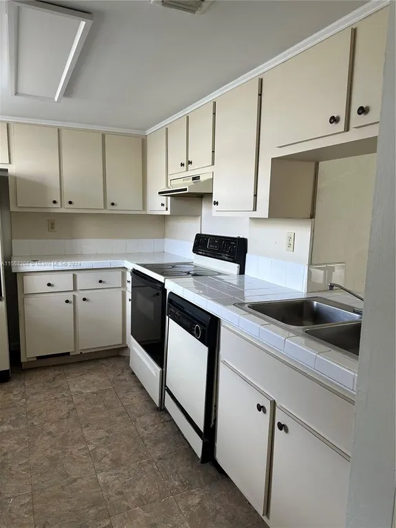 14155 SW 87th St #E107, Miami, FL 33183 Property for rent