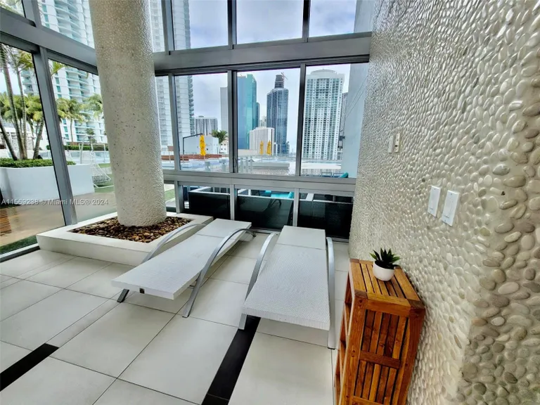 92 SW 3rd St #1808, Miami, FL 33130 Property for rent