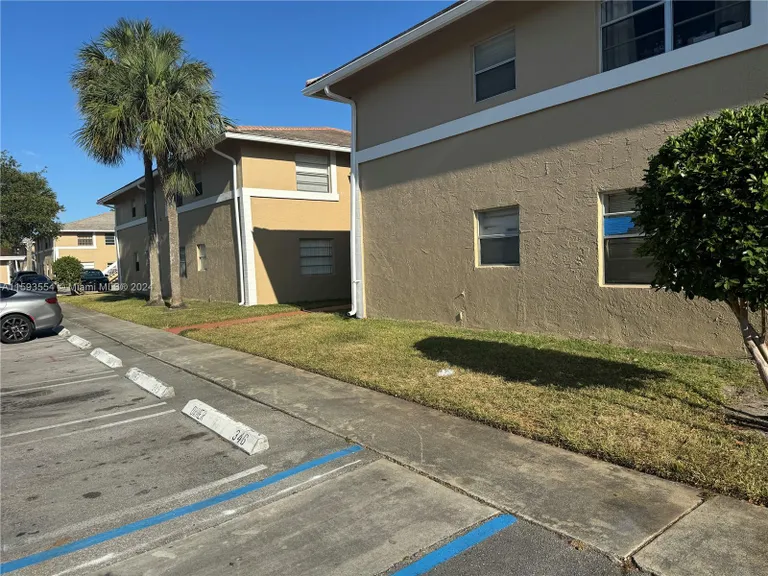 10044 Twin Lakes Dr #37-E, Coral Springs, FL 33071 Property for rent