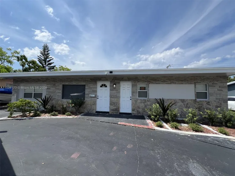 311 Sample Rd, Deerfield Beach, FL 33064 Property for sale