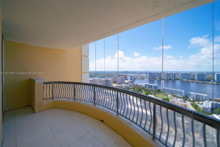 17875 Collins Ave #4205, Sunny Isles Beach, FL 33160 Property for rent