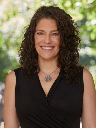 Natalie Pitta | Licensed RE Salesperson | Corcoran