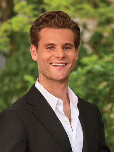 James Weiss | Licensed RE Salesperson | Corcoran